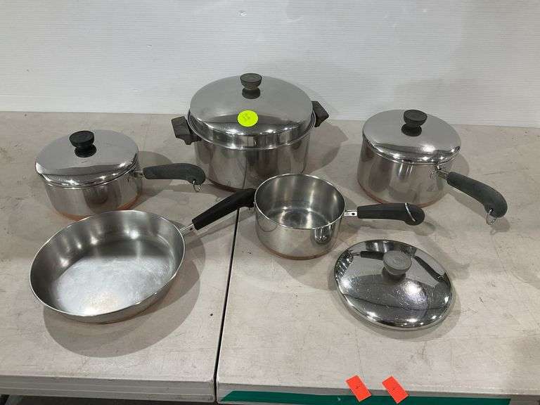 Group of Revereware, five pots and four lids - Hash Auctions