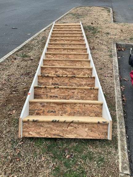 Wooden stairs, 15 steps, 16’L x 40”W - Hash Auctions