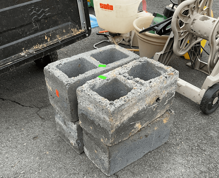 4-Cinder Blocks - Hash Auctions