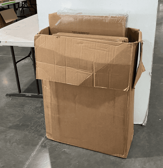 Box of cardboard moving boxes - Hash Auctions