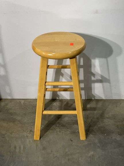 Sturdy stool, 24in to seat - Hash Auctions