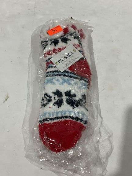Two pair of Passage non slip socks size 9-11. - Hash Auctions