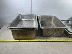 Buffet table insert pans, strainer pans, one lid - Hash Auctions
