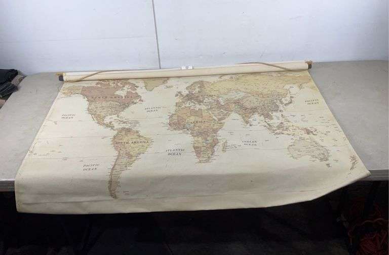Wall hanging canvas world map - Hash Auctions