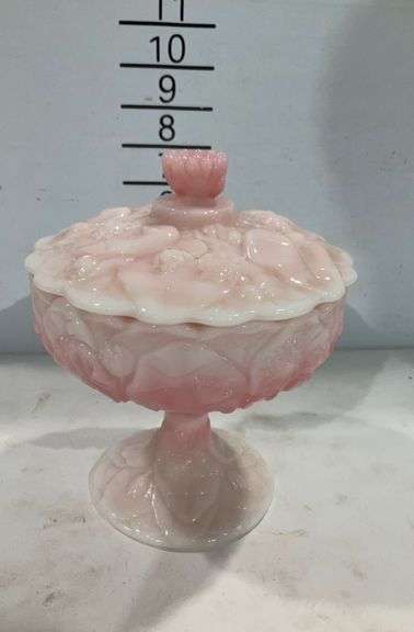 Fenton pink water lily compote bowl. - Hash Auctions