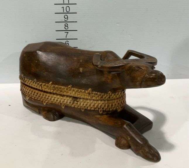 Water Buffalo box/bowl. - Hash Auctions