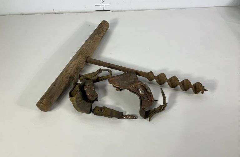 Antique auger hand drill and other items. - Hash Auctions