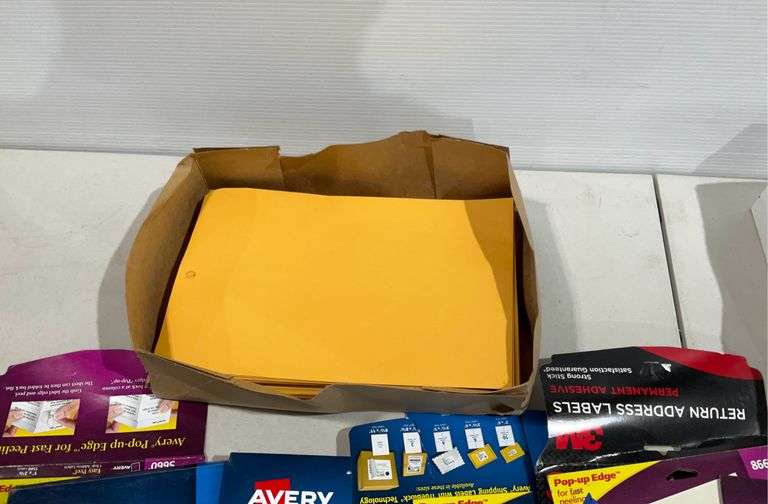 Group of envelopes and shipping labels - Hash Auctions