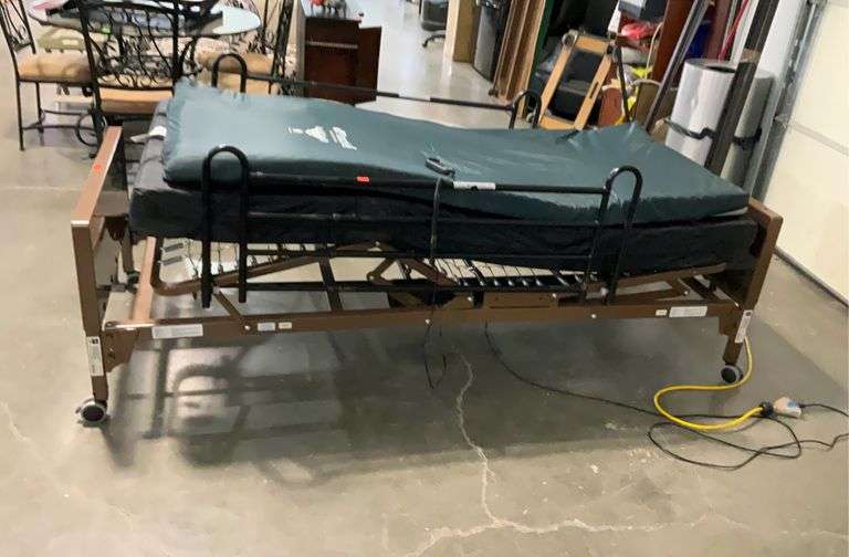 Medline Electric basic homecare medical bed Proactive mattress. Working ...