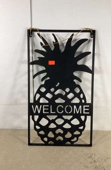 Metal pineapple welcome sign, 14x24” - Hash Auctions