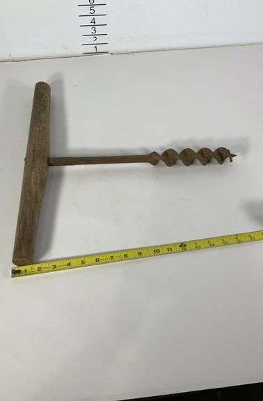 Antique auger hand drill and other items. - Hash Auctions