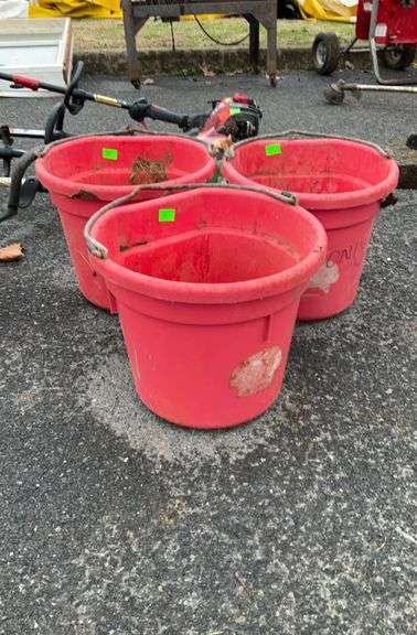 Three Poly buckets, 5gal capacity - Hash Auctions