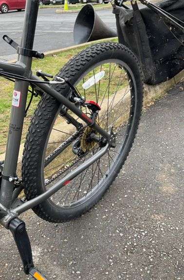 Schwinn bike, 6061 aluminum frame, 21speed gearshift, 27.5 x2.20/54-584 ...