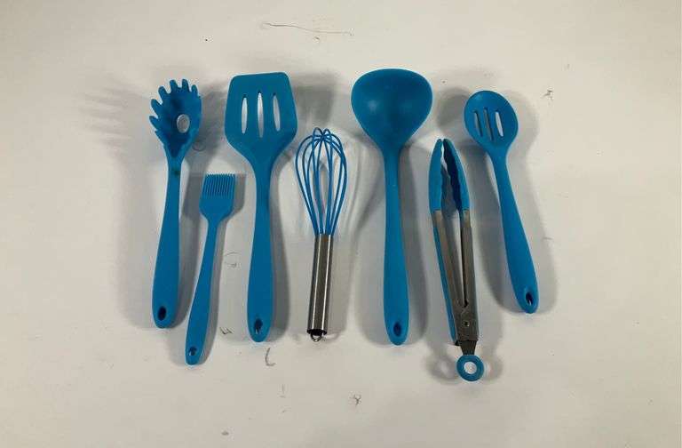 Blue silicone kitchen utensils - Hash Auctions