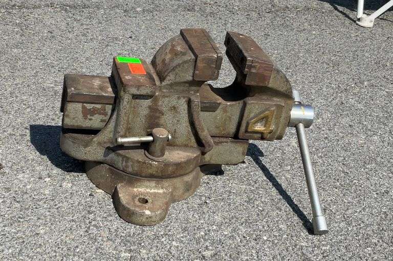 Bench vise, adjustable, 4”jaws, broken needs repair - Hash Auctions