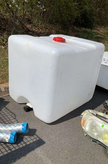 Poly cube container, 250gal capacity - Hash Auctions