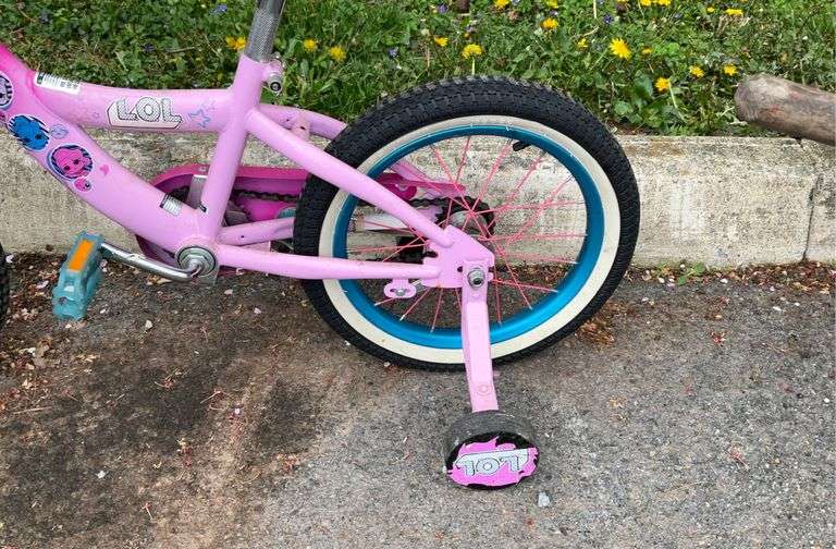 L O L 16 inch bike with training wheels - Hash Auctions