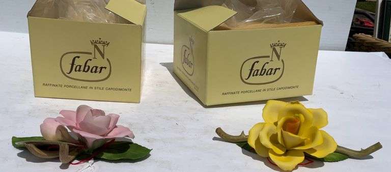 Fabar ceramic floral decor, 2” and 2.5”H - Hash Auctions
