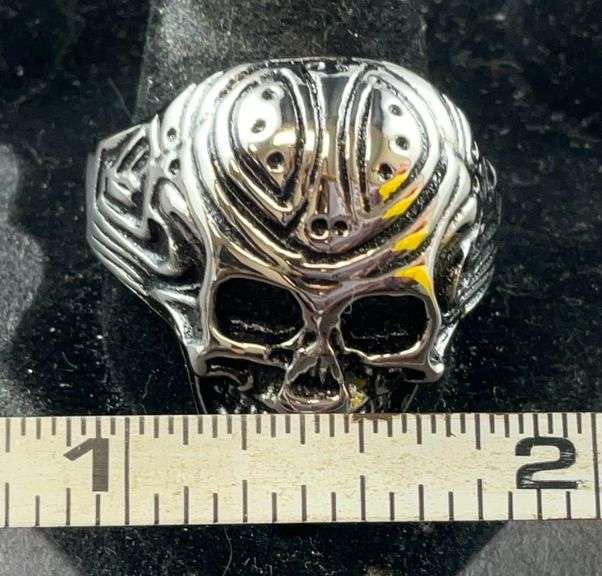 Stainless steel skull ring size 13 - Hash Auctions