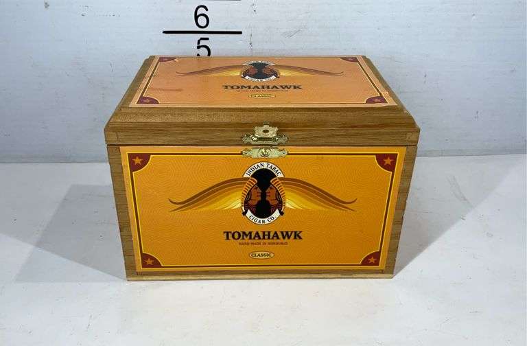 Tomahawk Cigar Box Made In Honduras - Hash Auctions
