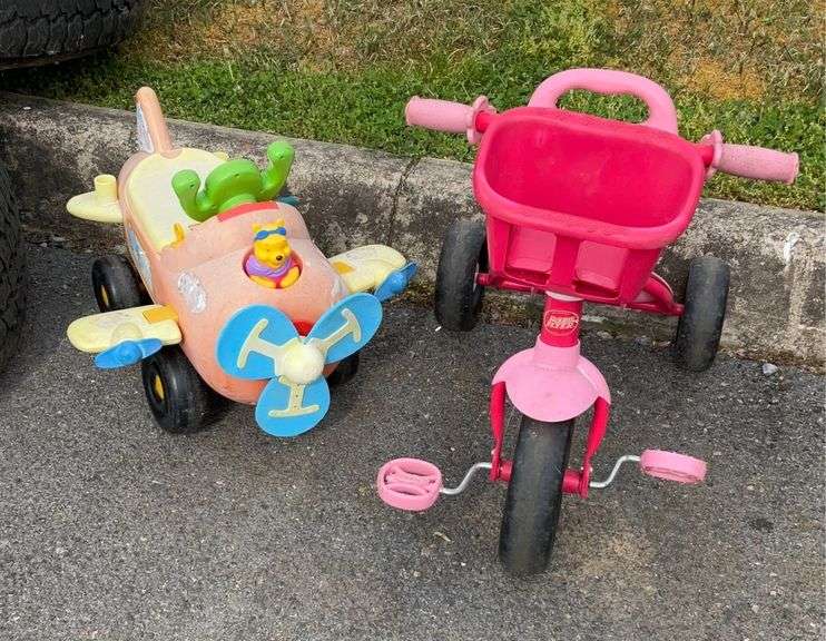Radio flyer kids tricycle, Winnie the Pooh theme kids foot powered car ...