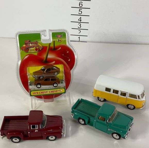 4 toy cars. - Hash Auctions