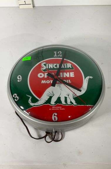 Sinclair Opaline motor oil clock, one number is out of place - Hash ...