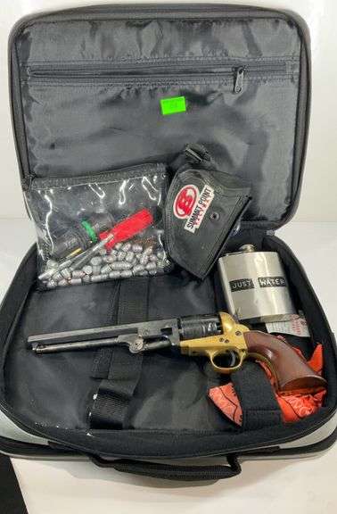 Black Powder F. LLI Pieta .44cal pistol made in Italy with case ...