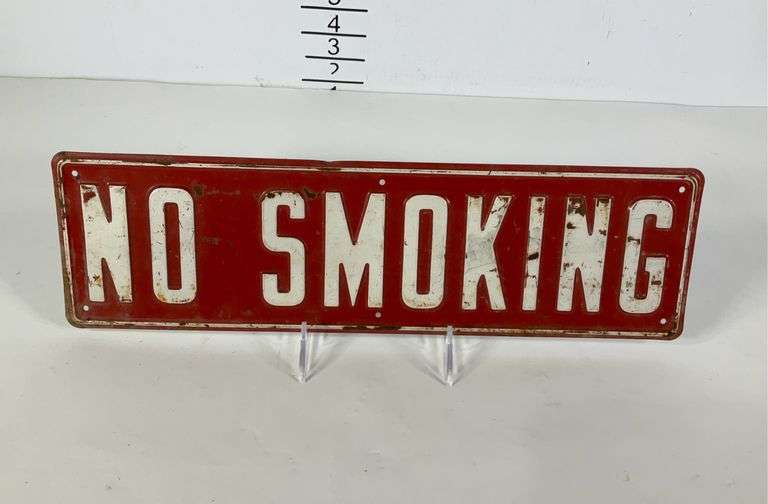 No smoking metal sign. - Hash Auctions