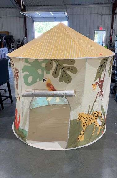Kids play tent, door and window flaps, 5ft tall - Hash Auctions