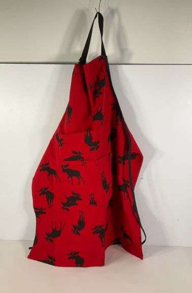 Alaska moose apron. - Hash Auctions
