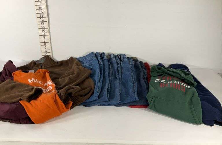 Ladies fall weight clothing, size 10 skinny jeans, sweatshirts, a ...