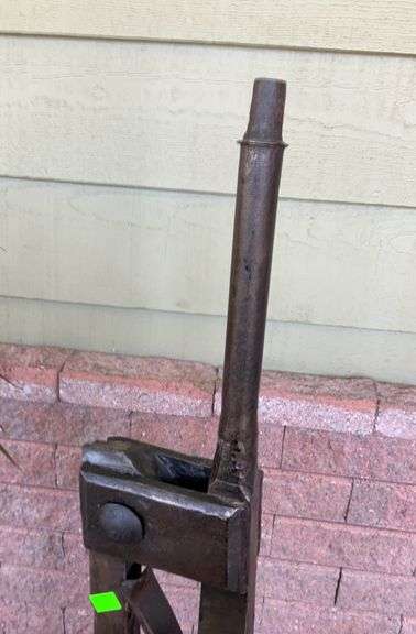 Large post vice 3’5”tall - Hash Auctions