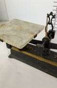 Antique cast iron 2 kilo Force scale with marble top. - Hash Auctions