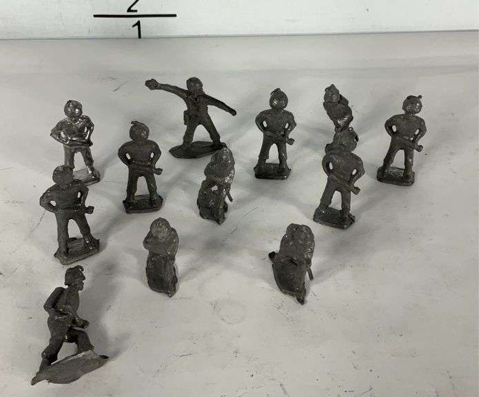 Lead soldiers. - Hash Auctions