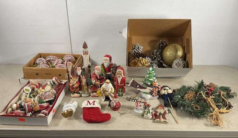 Christmas decor, reproduction porcelain Santa figurines, pinecones ...