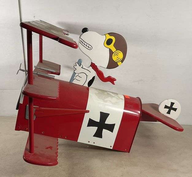 Fighter-pilot Snoopy decorative mailbox, 30” wingspan - Hash Auctions