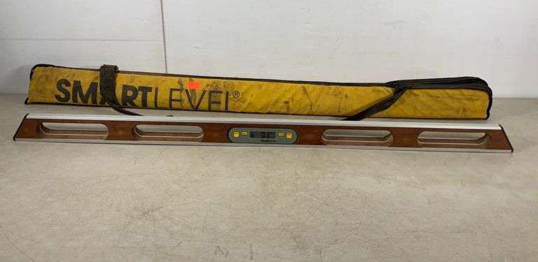 4’ wood and metal Wedge Smart Level with case, works - Hash Auctions