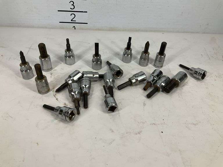 Group of assorted socket bits. - Hash Auctions