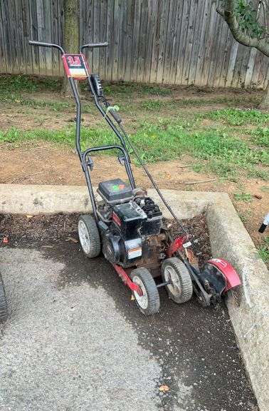 Yard machines edger, 3.5HP, powered by Briggs and Stratton, non tested ...