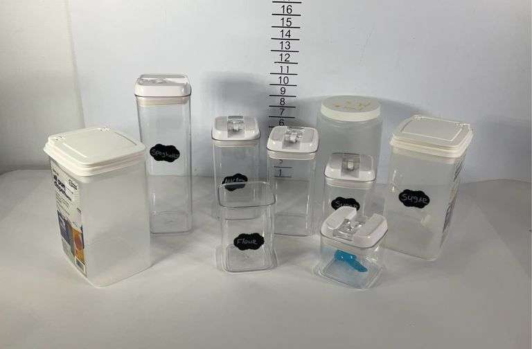 Box of plastic kitchen storage canisters. - Hash Auctions