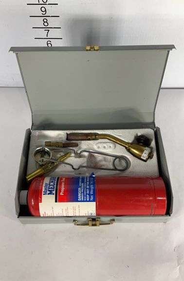 Master Mechanic propane torch kit. (Propane bottle does have some ...