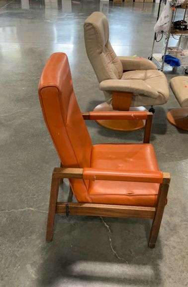 Mid Century Modern rocking back side chair oak and Vinyl - Hash Auctions