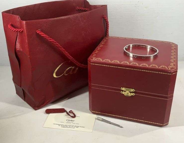 Replica Cartier Love Bracelet comes with a Cartier watch box and gift ...