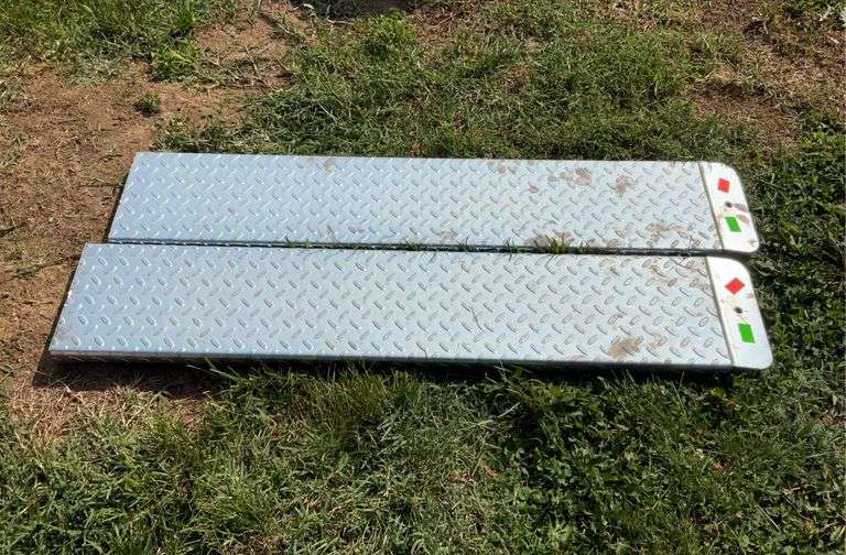 Pair of diamond plate ramps, 3’3”L - Hash Auctions
