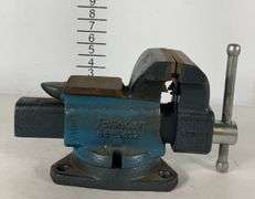 Wards Powr-Kraft anvil bench vise. - Hash Auctions