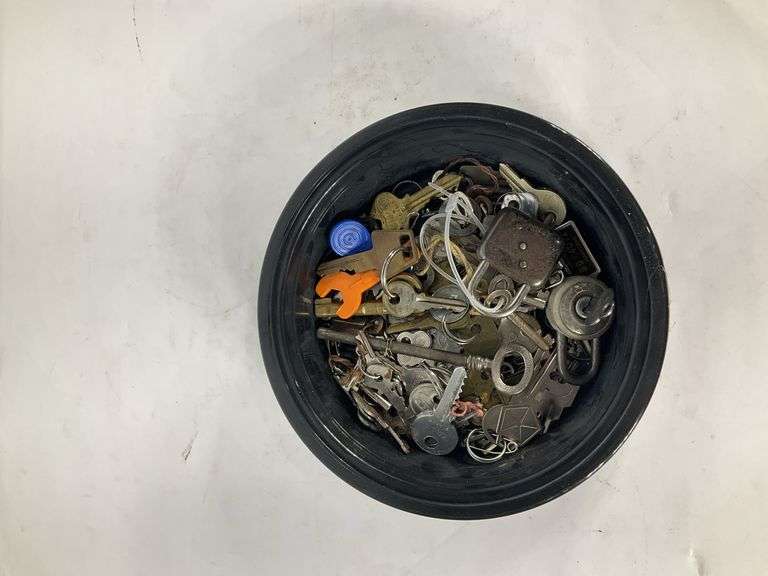 Small container of miscellaneous keys and a 123Trix lock with key ...