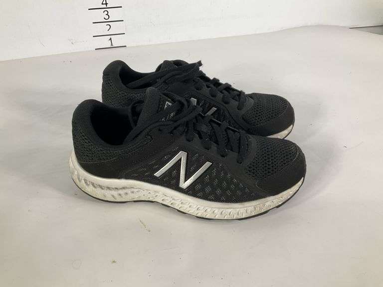 New Balance comfort ride sneakers. Size 8 - Hash Auctions