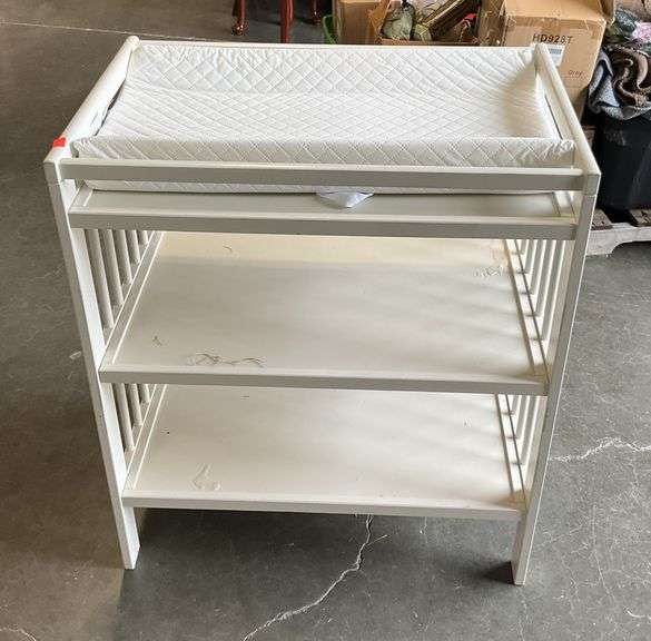 Baby changing stand - Hash Auctions