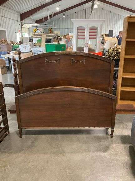 Northern Furniture Company Bed, Full size with wood side rails, arched ...